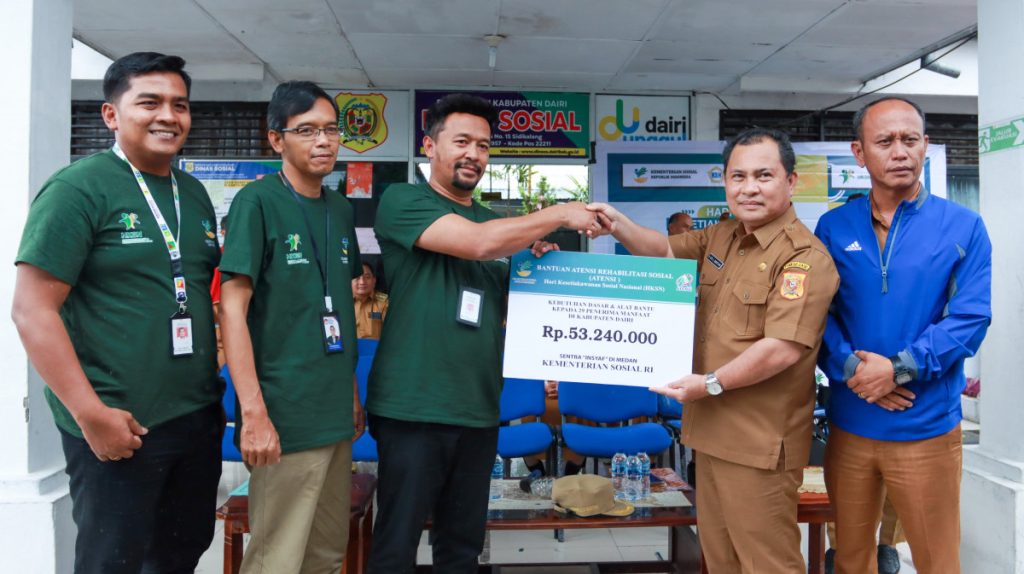 29 Penyandang Disabilitas di Dairi Terima ‘Hadiah’ - DAIRIPERS 29 Penyandang Disabilitas di Dairi Terima ‘Hadiah’ - DAIRIPERS